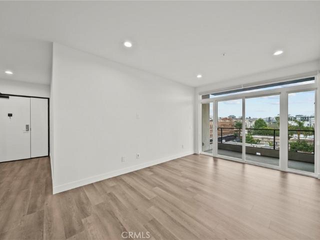900 S Kenmore Avenue 504