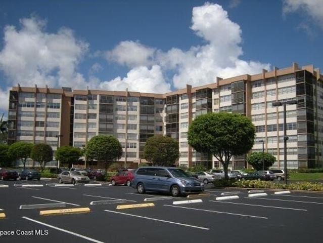 900 Saint Charles Pl Apt 215, Pembroke Pines, FL 33026