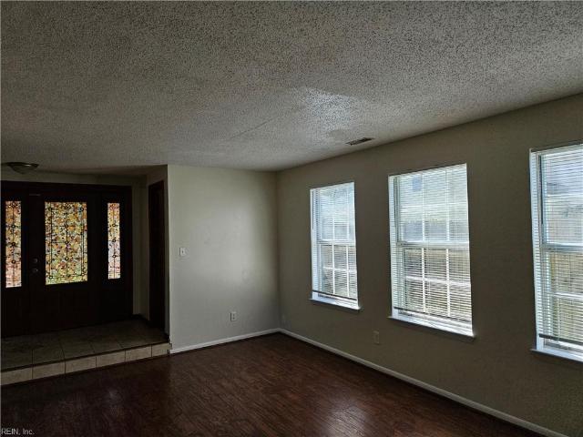 900 Shadow Tree WAY