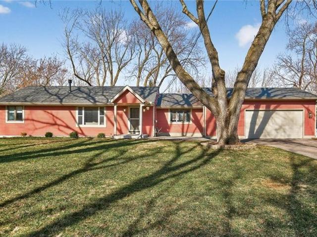 900 Sunset Dr S, Minnetonka, MN 55305