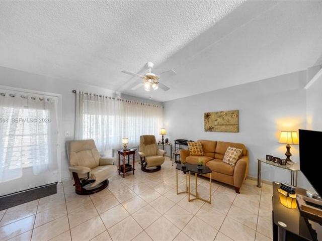 900 SW 10th Ter Unit 14S, Hallandale Beach, FL 33009