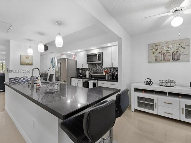 900 SW 142nd Ave, Unit 306L, Pembroke Pines, FL 33027 | MLS #A11926