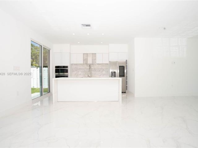 900 SW 24th Rd, Miami, FL 33129 | MLS #A11789