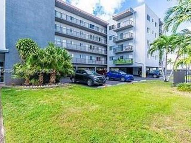 900 SW 84th Ave #201, Miami, FL 33144