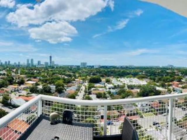 900 SW 8th St #1509, Miami, FL 33130