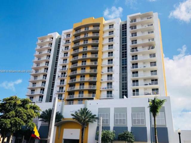 900 SW 8th St #1008, Miami, FL 33130
