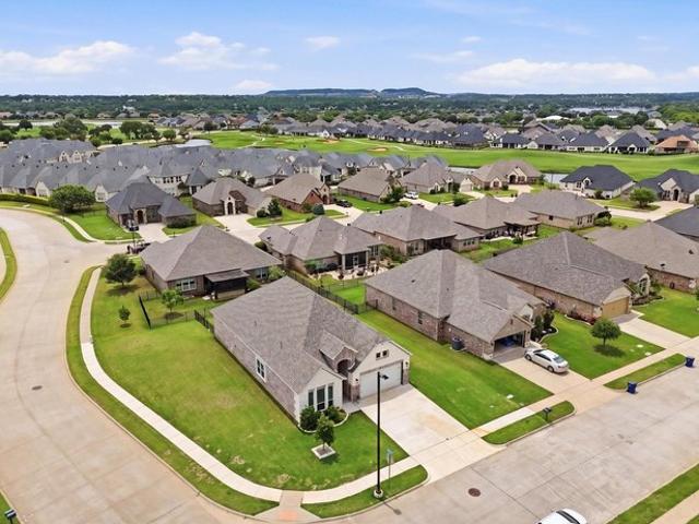 900 Pate St, Granbury, TX 76048