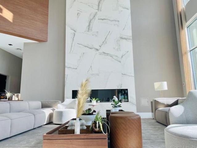 900 Pacific St #1005, Stamford, CT 06902