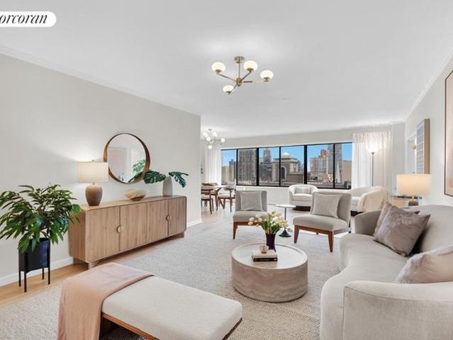 900 Park Ave Apt 20A, New York, NY 10075