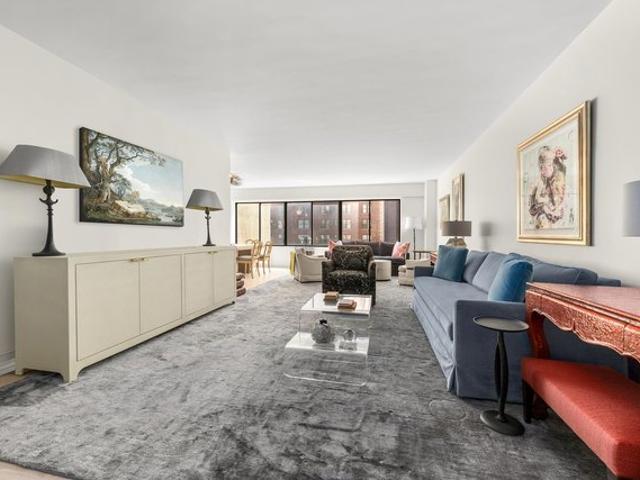 900 Park Ave Apt 6A, New York, NY 10075