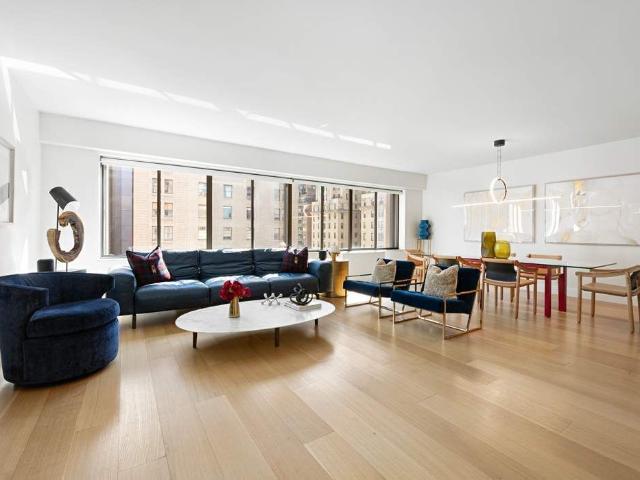 900 Park Avenue, New York, NY