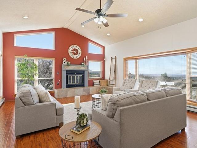 900 Piedra Larga Pl NE, Albuquerque, NM 87123