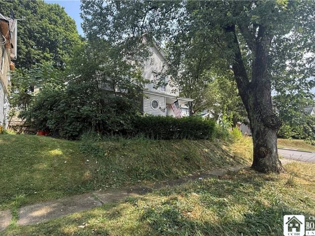 900 Prendergast Avenue