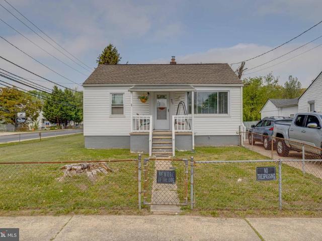 900 Renfrew Street