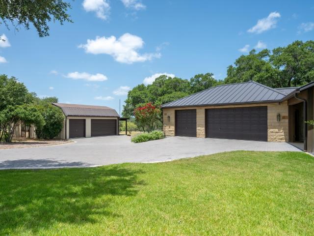 900 Rivercliff Dr