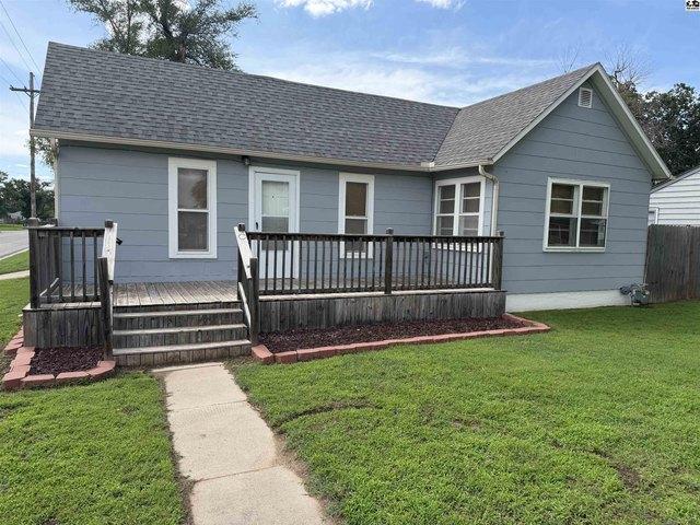 900 W 19th Ave, Hutchinson, KS 67502