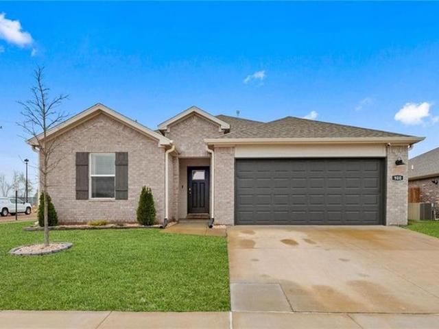 900 W Cottonwood St, Rogers, AR 72758