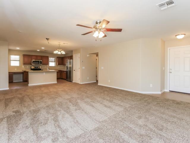900 w desert canyon drive