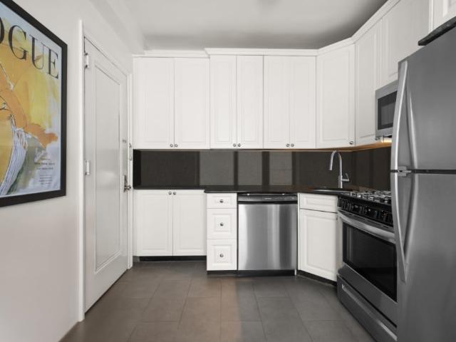900 W End Avenue 5H