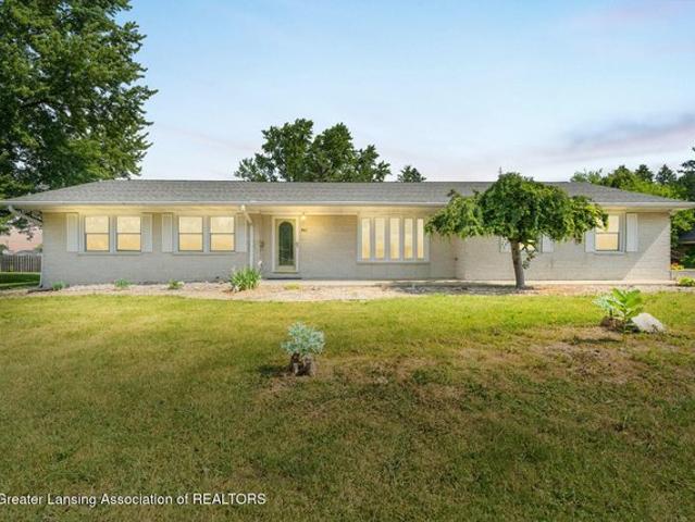900 W McConnell St, Saint Johns, MI 48879