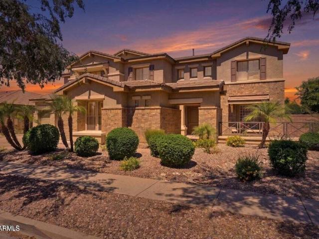 900 w macaw drive