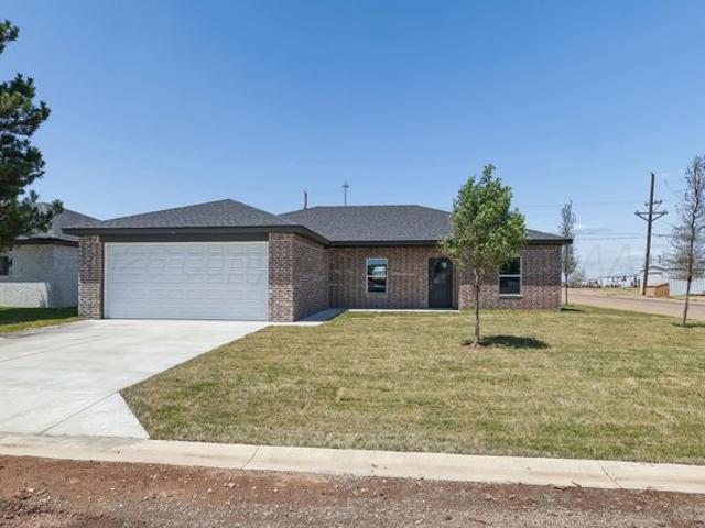 900 W Maple Ave, White Deer, TX 79097