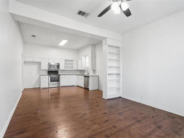 900 W Morgan