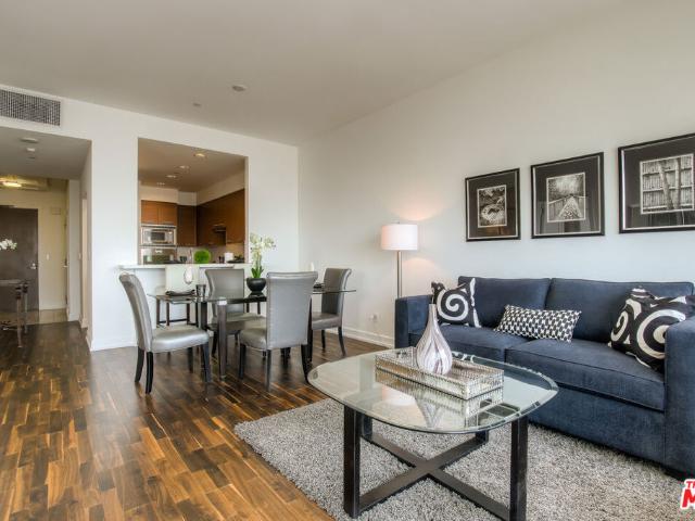 900 W Olympic Boulevard 33F