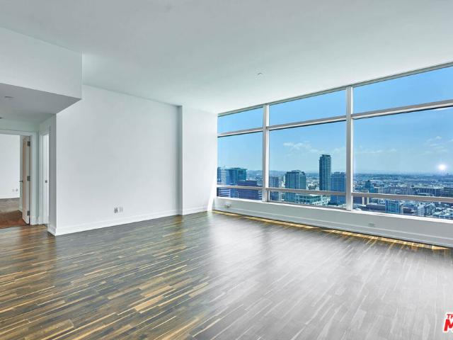 900 W OLYMPIC Boulevard 35i