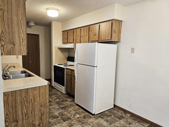 900 W Park St, Cannon Falls, MN 55009
