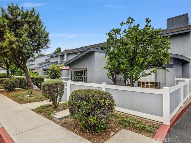 900 W Sierra Madre 44