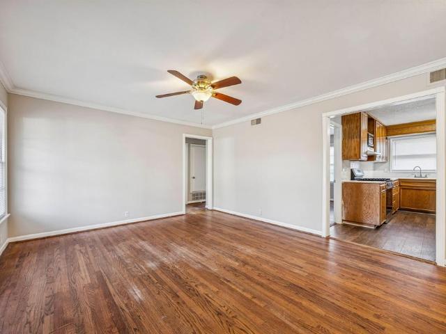 900 W Sycamore Street