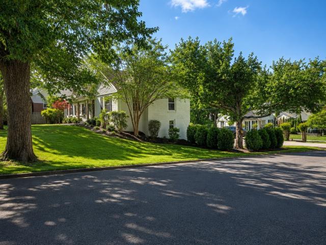 900 Woodmont Blvd