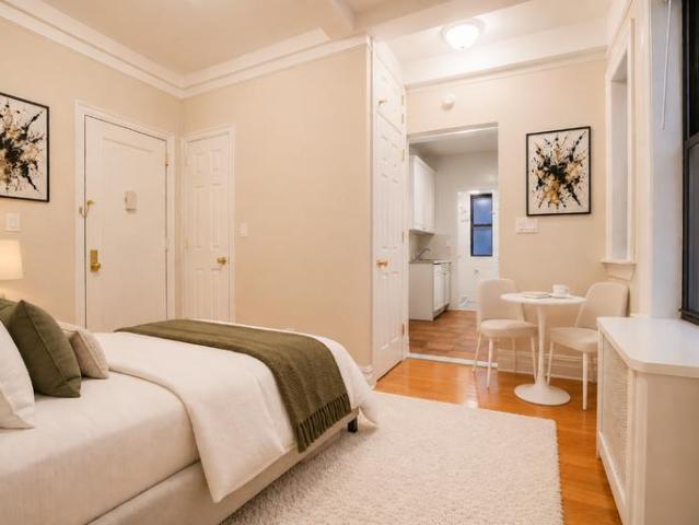 900 West End Avenue, New York, NY