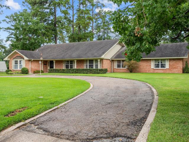 900 Wildbriar Drive