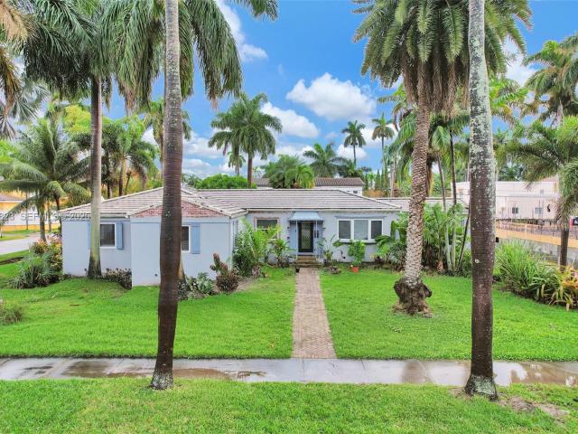 900 Tyler St, Hollywood, FL 33019 | MLS #A12008 | Compass