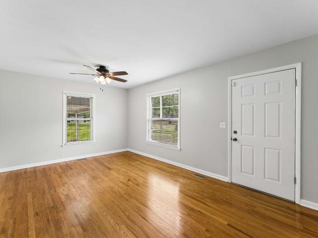 900 Velma Ln