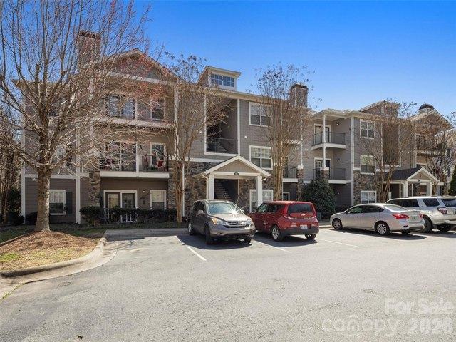 900 Vista Lake Dr Apt 208, Candler, NC 28715