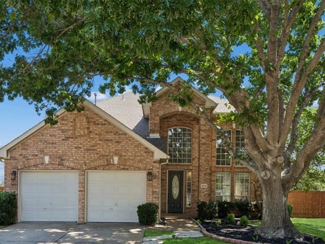 9014 Crown Point Cir, Irving, TX 75063