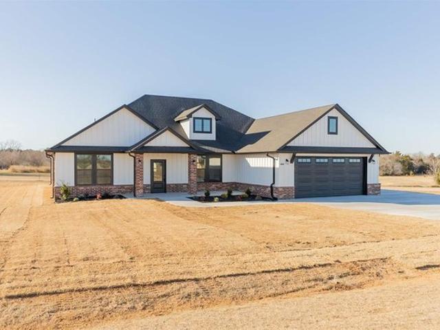 9014 S Crooked Oak Dr, Perkins, OK 74059