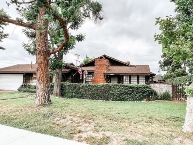 9015 Manzanar Ave, Downey, CA 90240