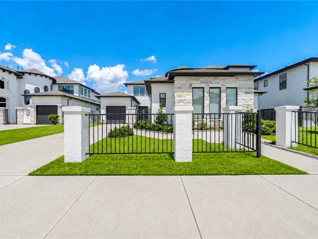 9015 Orchard Cove