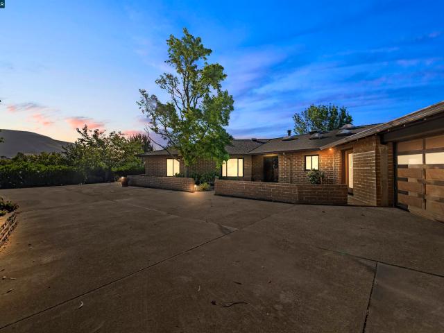 9015 Doubletree Ln