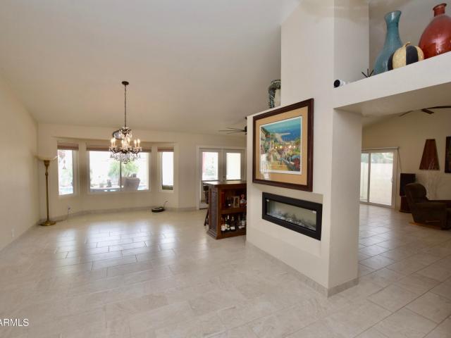 9015 e windrose drive