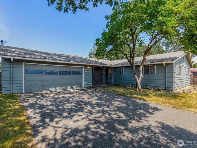9015 Winona St SW, Lakewood, WA 98498