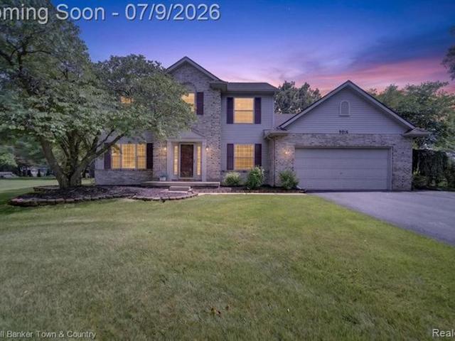 9016 Hyacinth Way, Green Oak Township, MI 48116