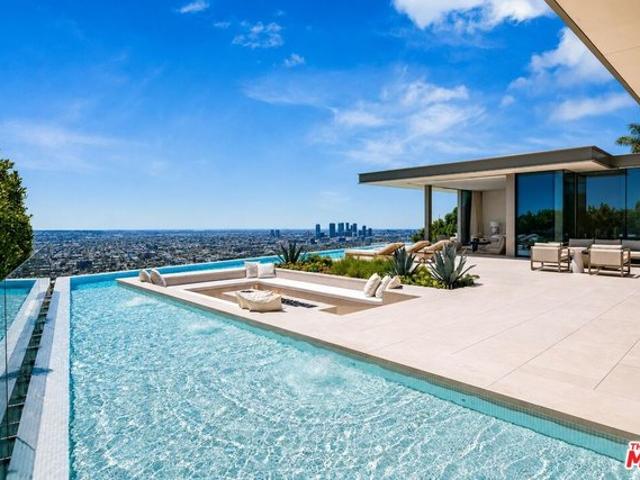 9016 Thrasher Ave, Los Angeles, CA 90069