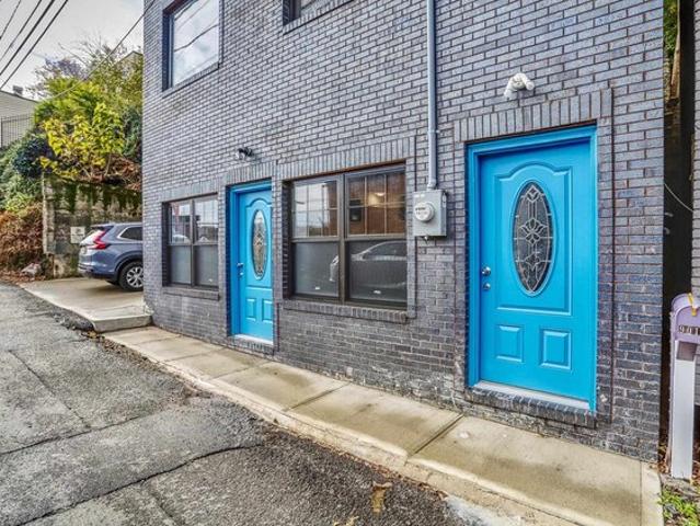 9017 Riverside Pl, North Bergen, NJ 07047