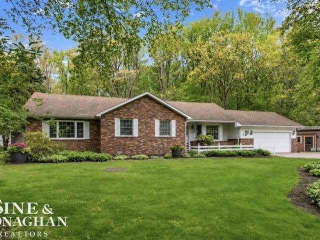 9017 Stone Rd, Algonac, MI 48001