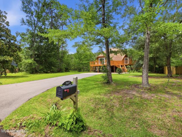 9017 W Simmons Circle